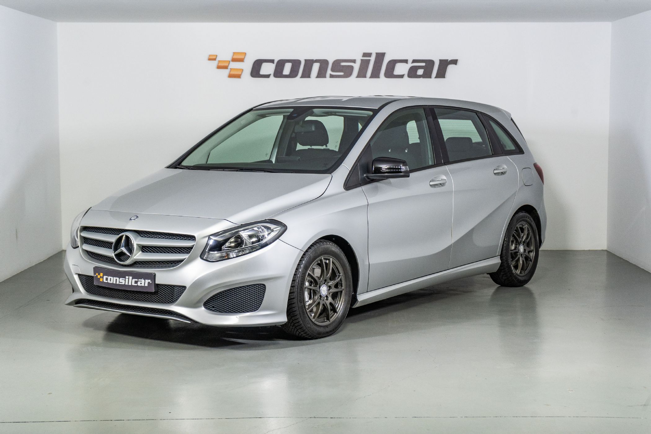 Mercedes Benz B 180 D M6 Urban Pack Navigator - Usado para venda em ...