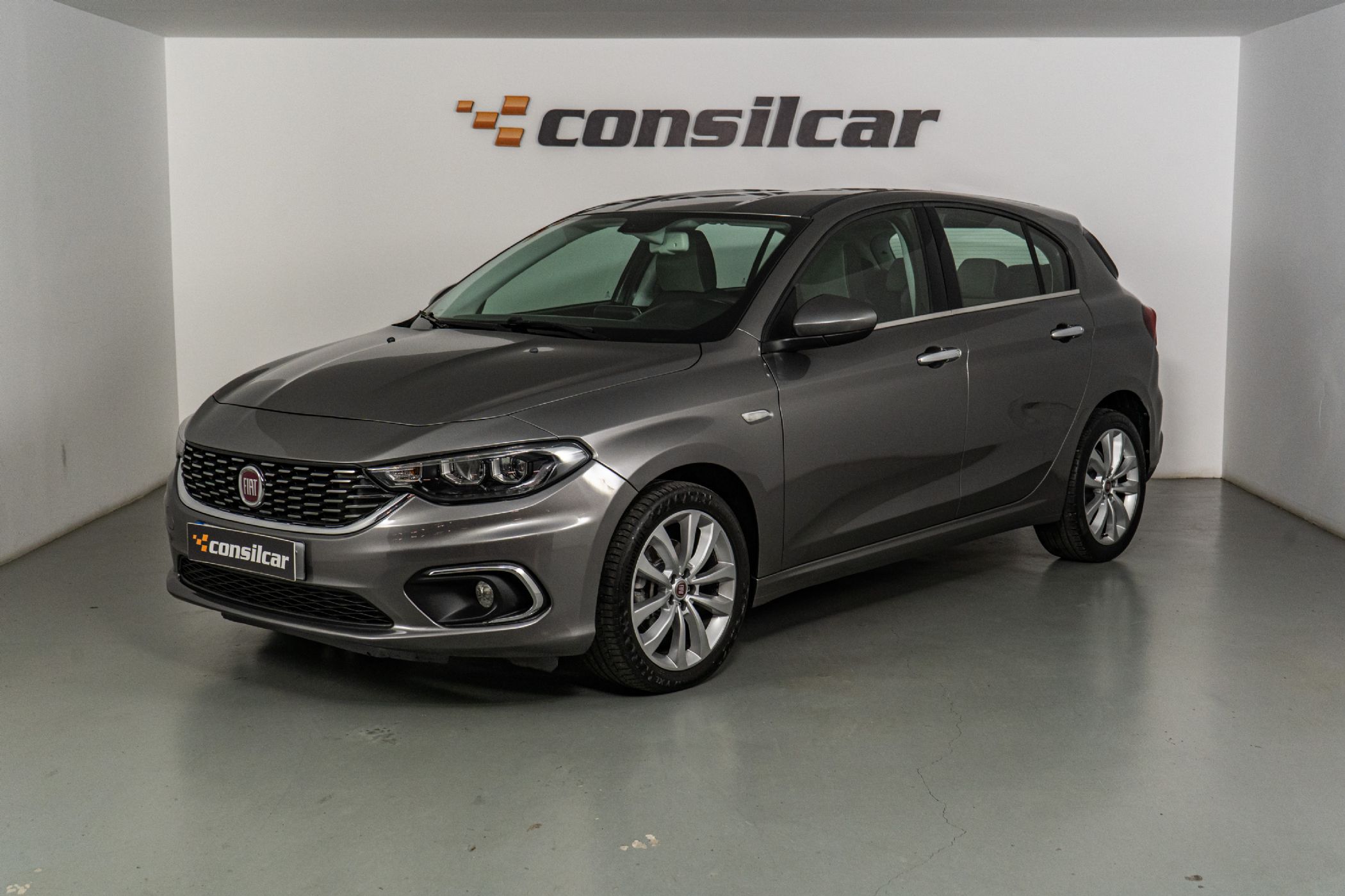 Fiat Tipo 1.3 M-Jet Lounge - Usado para venda em Sintra, Lisboa