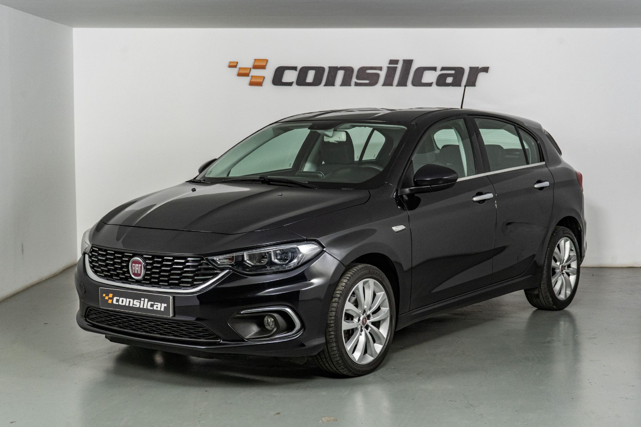 Fiat Tipo 1.3 M-Jet Lounge - Usado para venda em Sintra, Lisboa