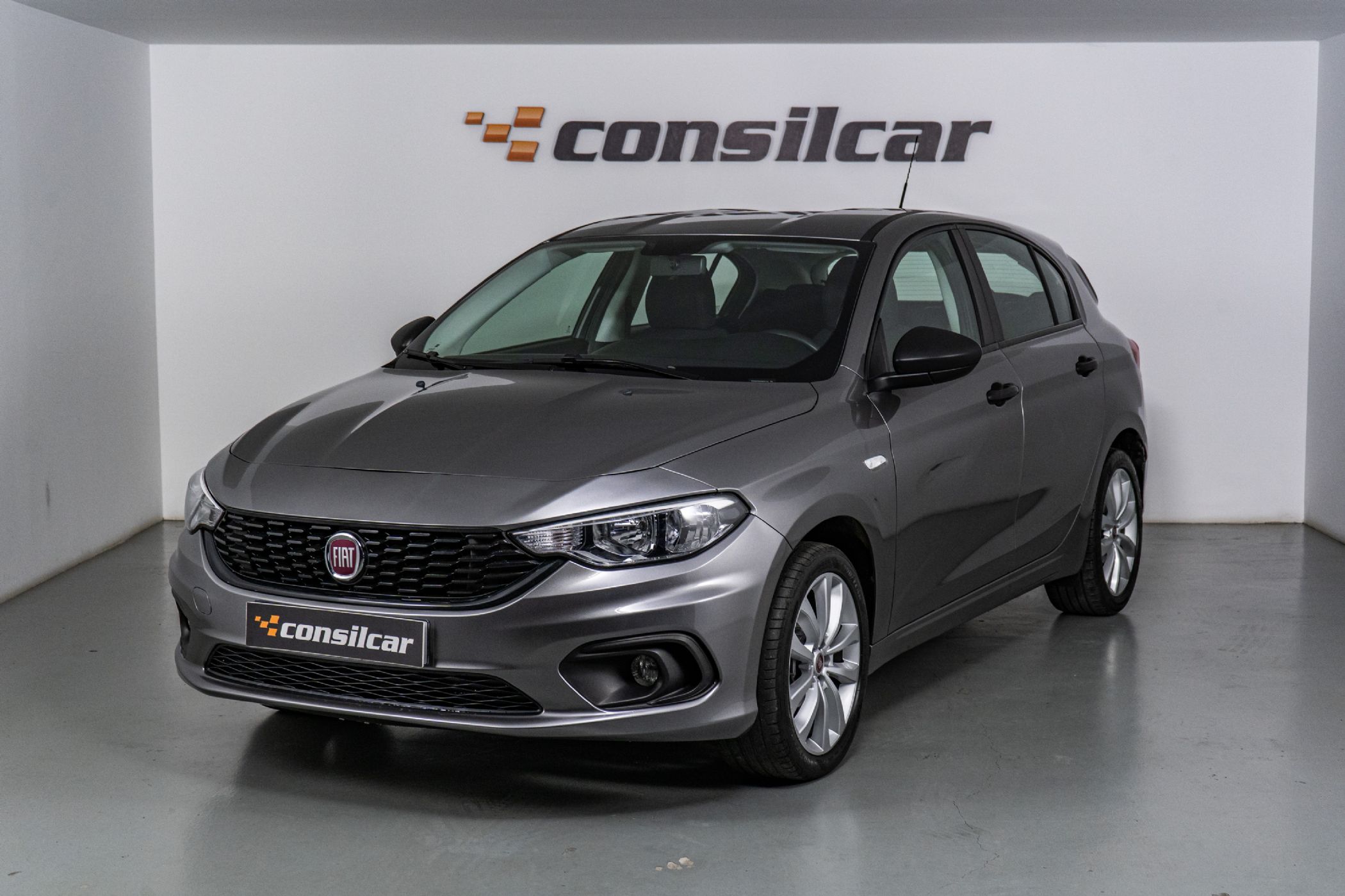 Fiat Tipo 1.3 M-Jet Lounge - Usado para venda em Sintra, Lisboa