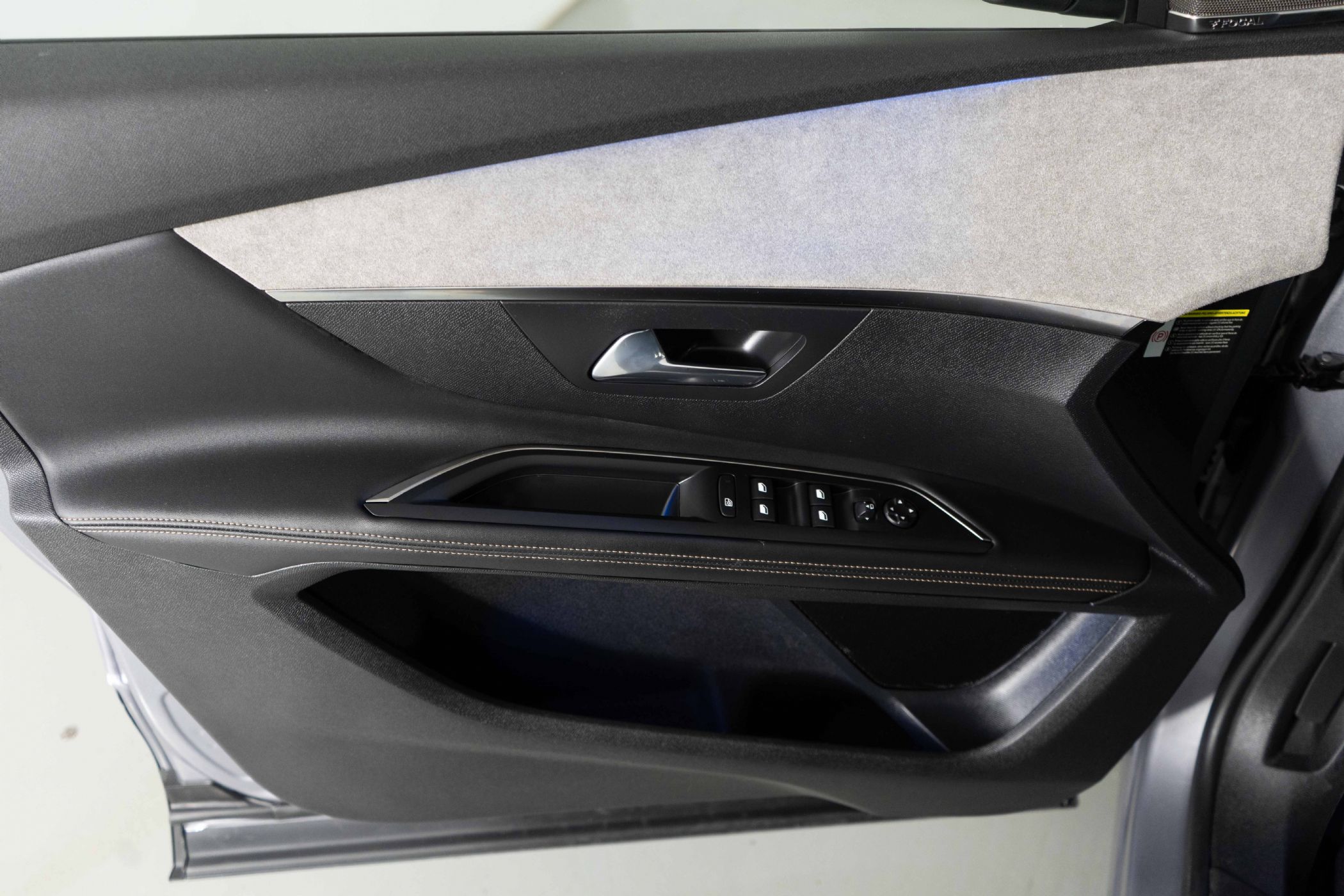 Peugeot 5008 1.2 Hybrid GT e-DCS6 - Usado para venda em Sintra, Lisboa