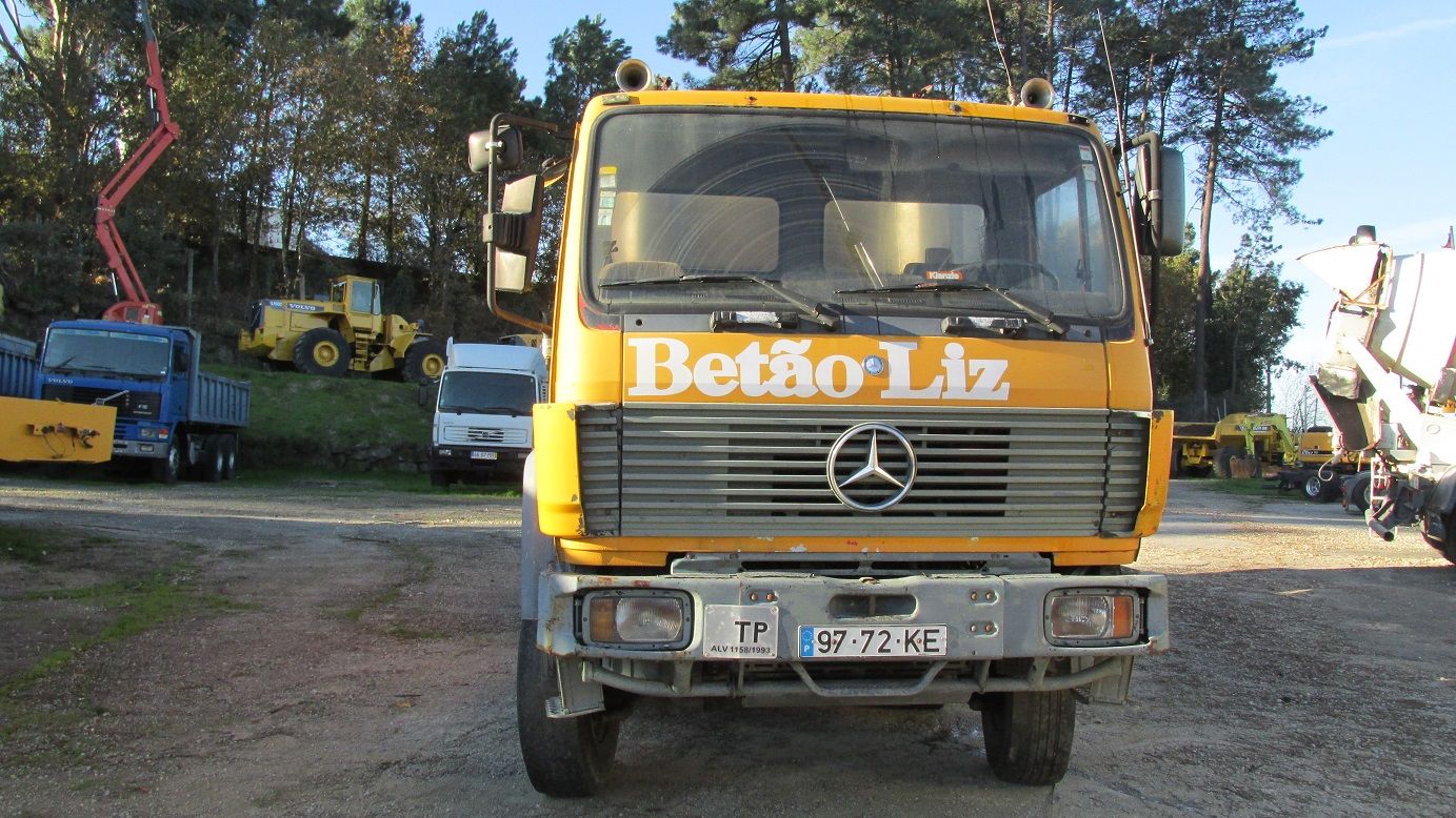 Mercedes Benz 100 3229 - Usado para venda em Penafiel, Porto