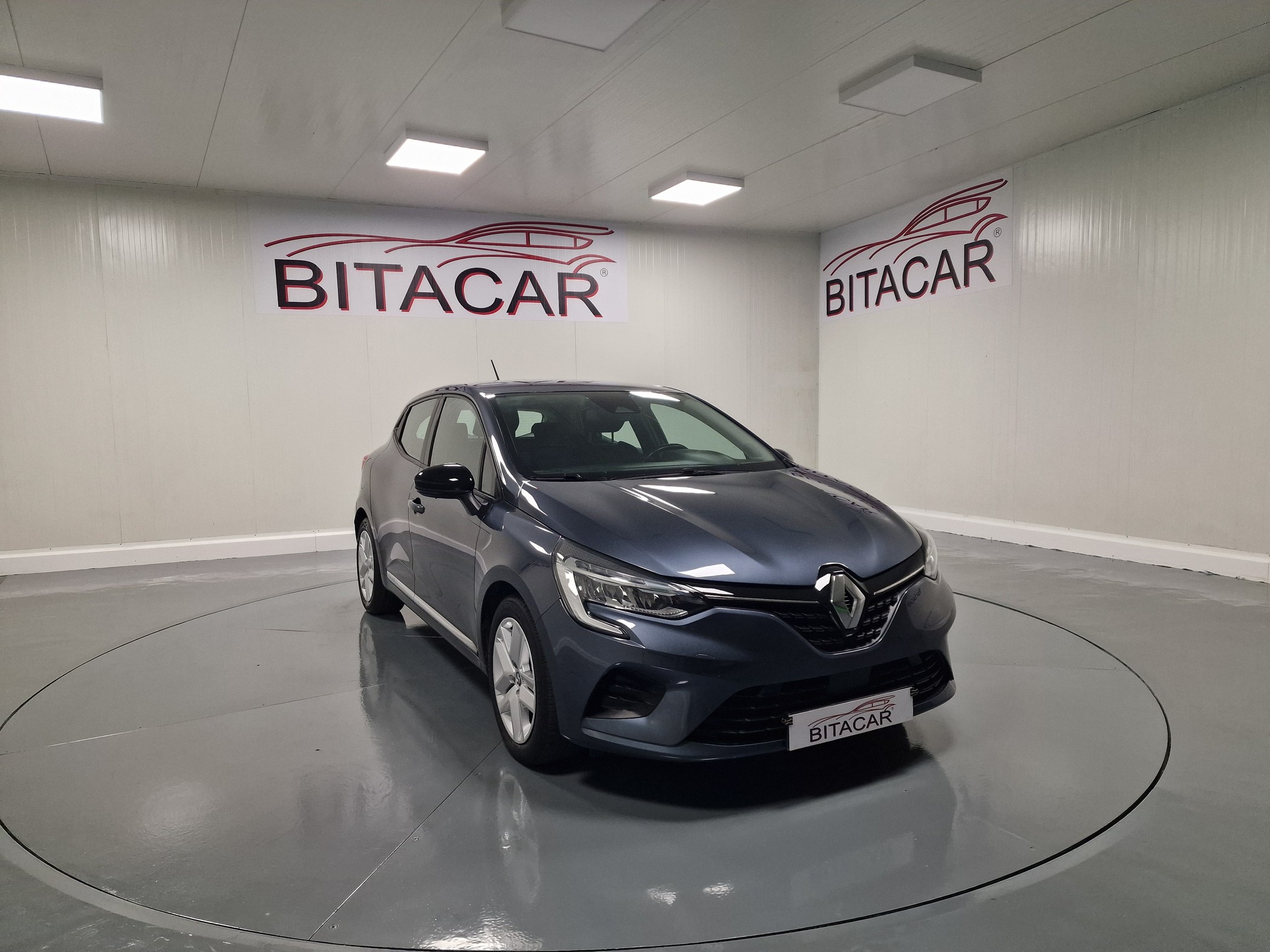 Bitacar - Carros Usados, Stand Paredes Porto
