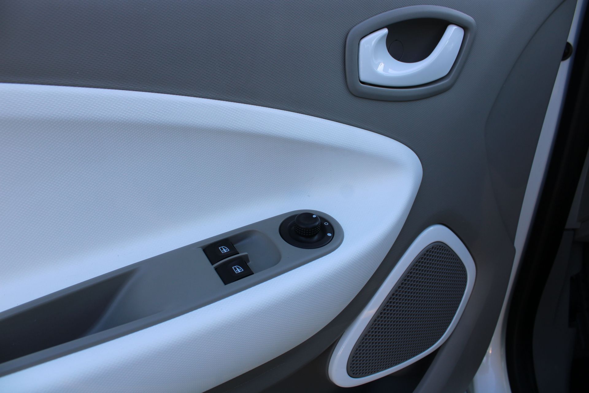 Renault Zoe Life 40 - Usado para venda em Guimarães e Lisboa