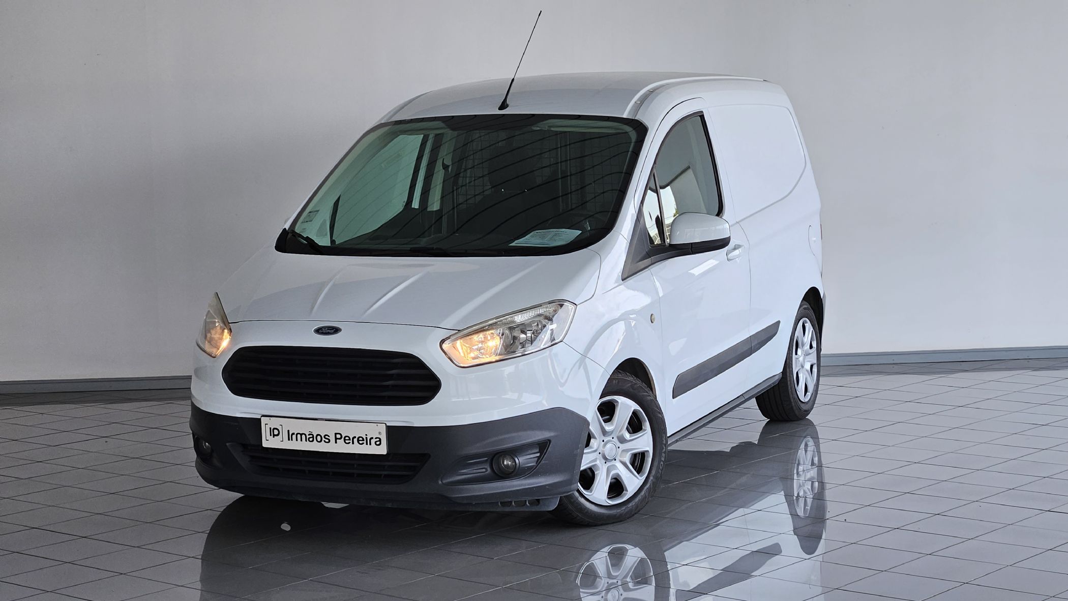 Ford Courier Trend - Novos, Seminovos e Usado para venda em Viana do ...